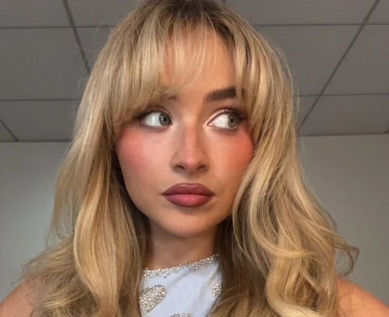 Lokne na tri načina: za ove frizure vam ne treba presa