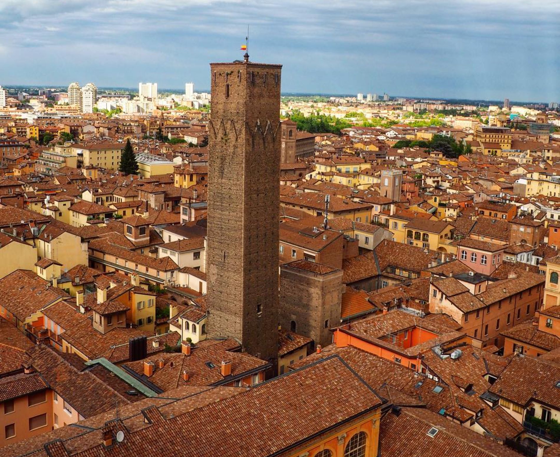 Bolonja: italijanski srednjovekovni Menhetn