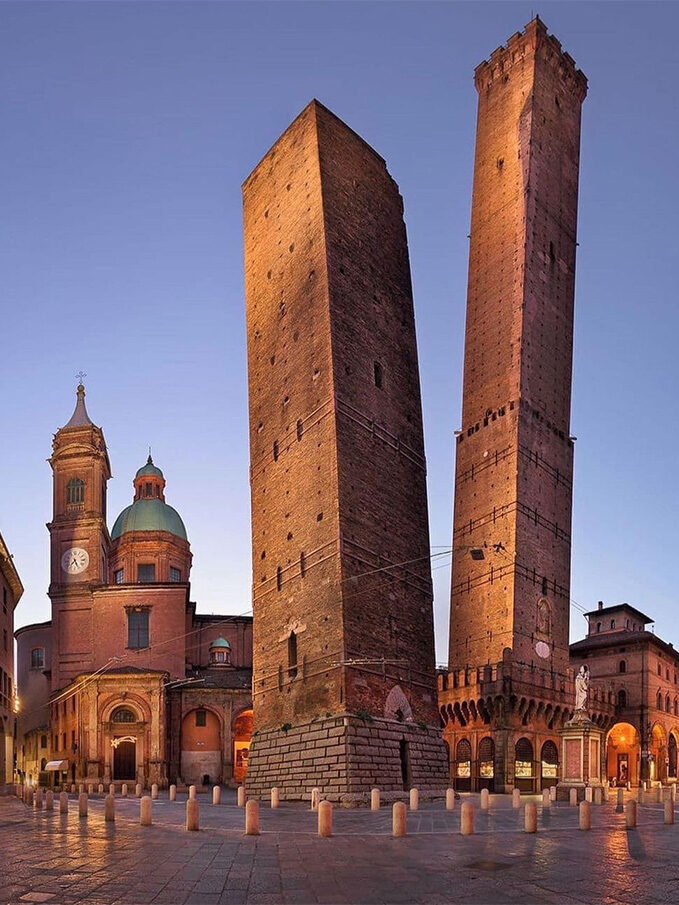 Bolonja: italijanski srednjovekovni Menhetn